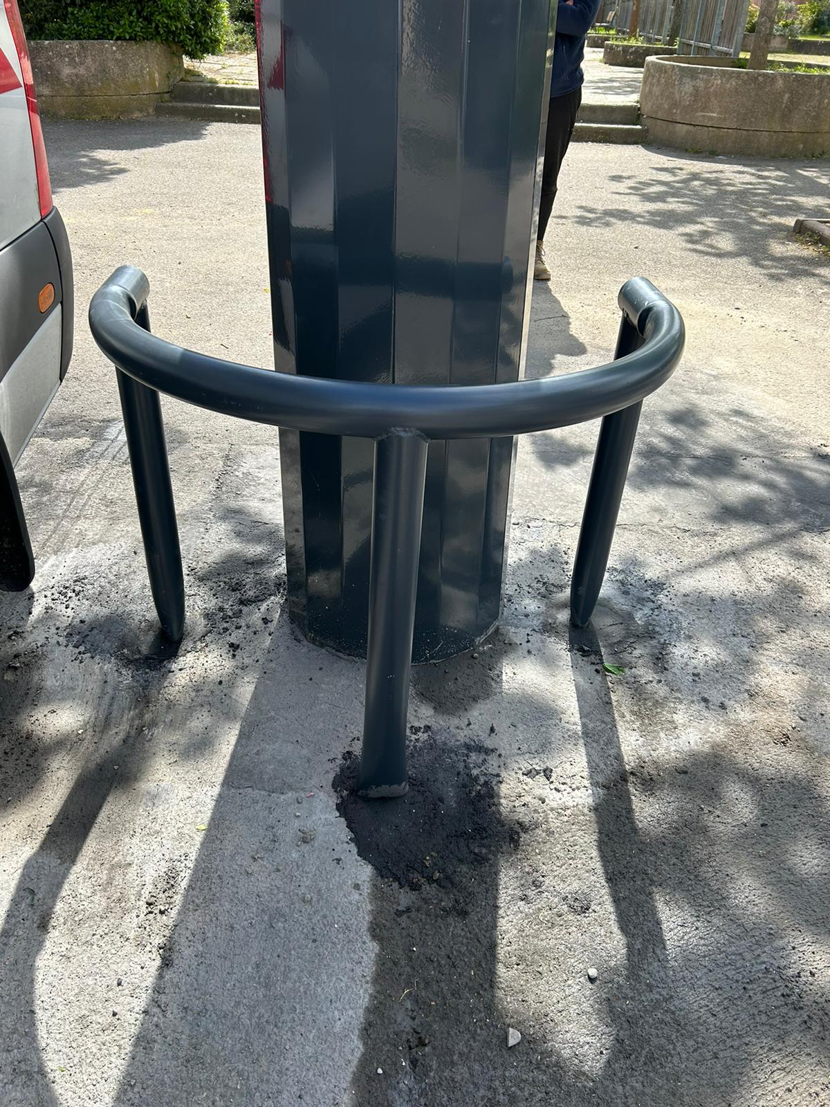 Visuel d’un mât SOG à insertion béton - Technimast